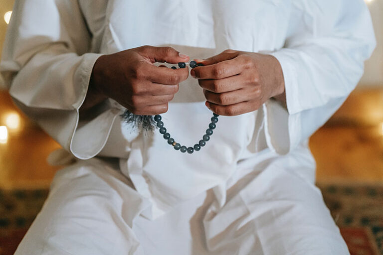 Understanding the Sacred Number 108 in Mantra Practice